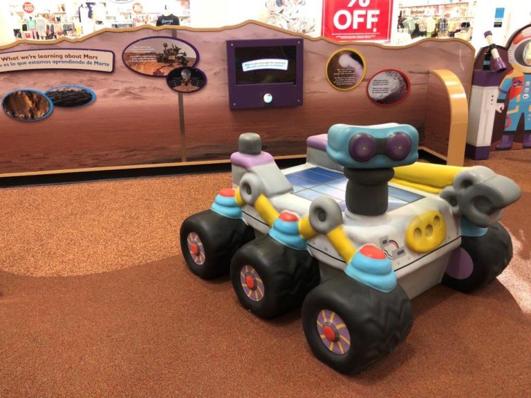 Free Indoor Playground at Colorado Mills | Slides and Sunshine